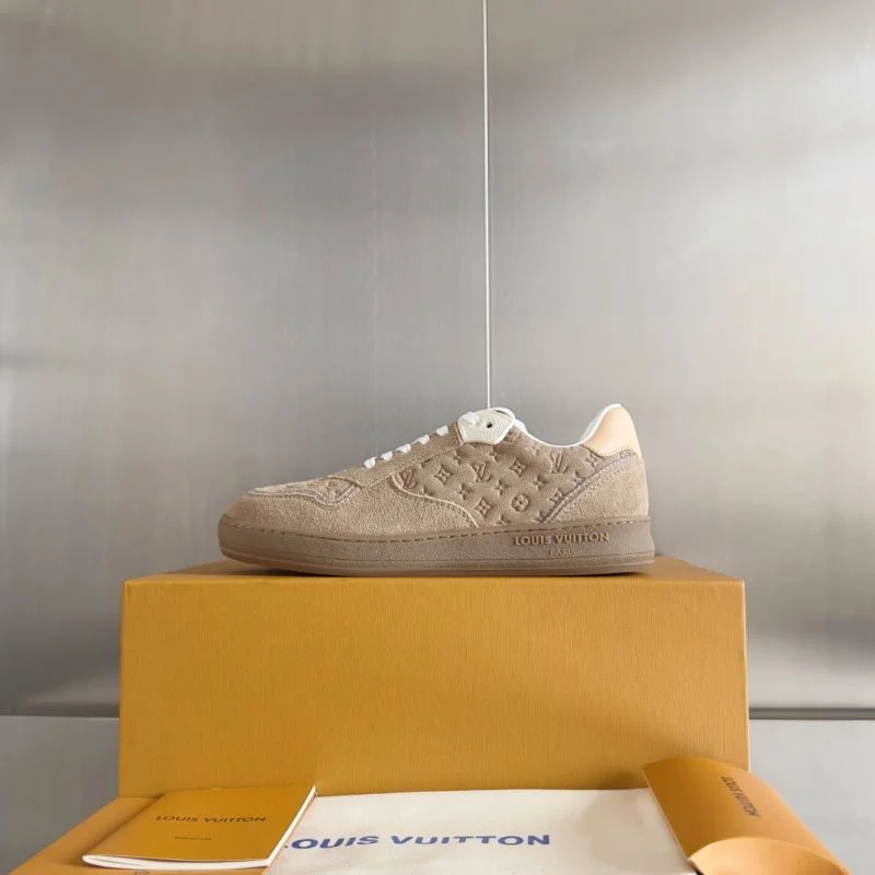 Top mirror Louis Vuitton Low Shoes
