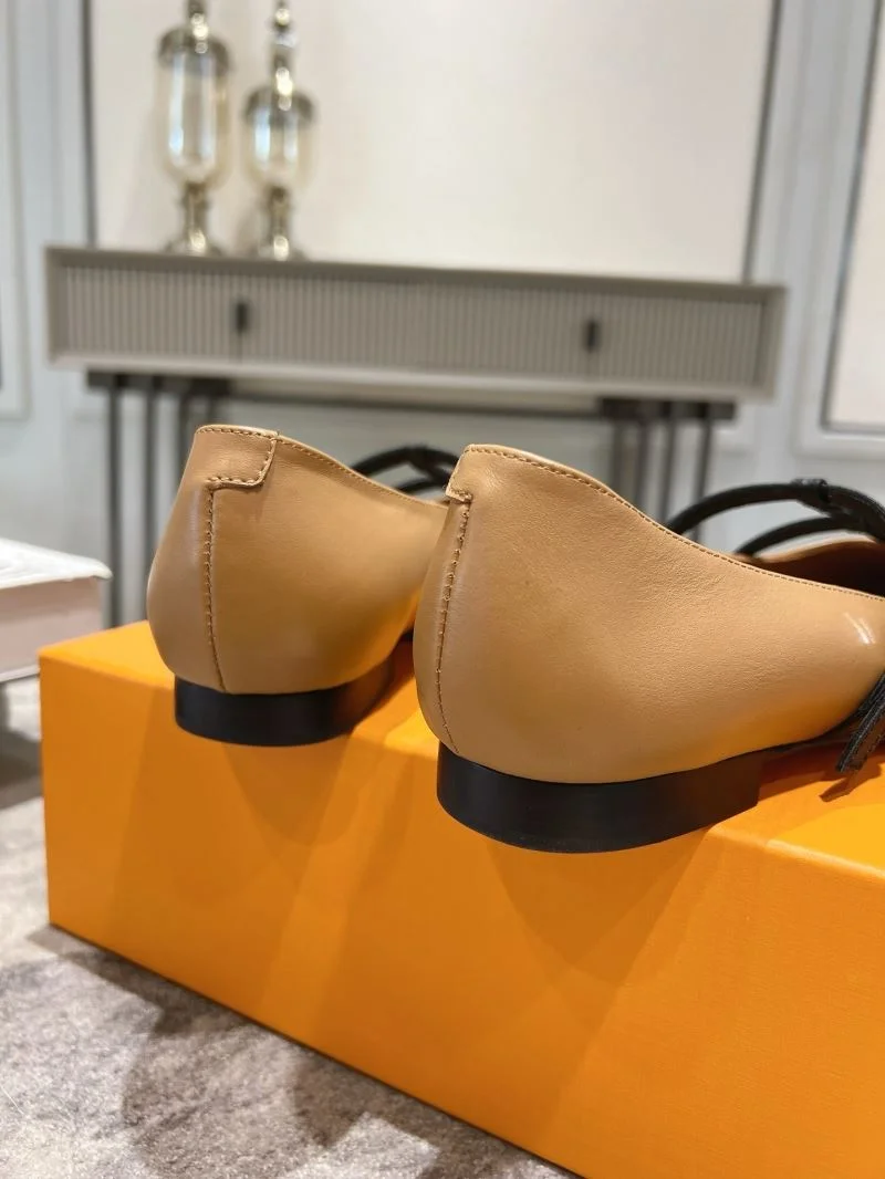 Perfect replica Louis Vuitton Low Shoes