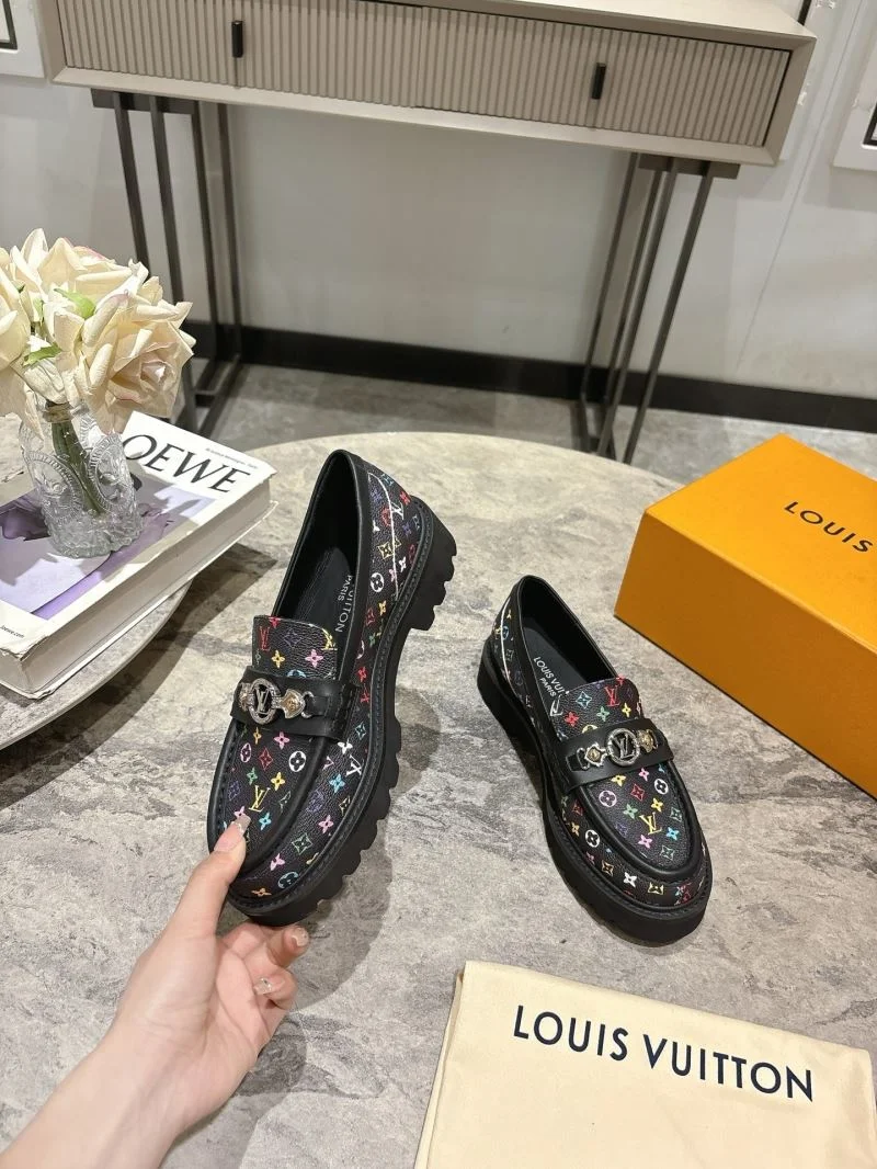 Bargain Louis Vuitton Low Shoes