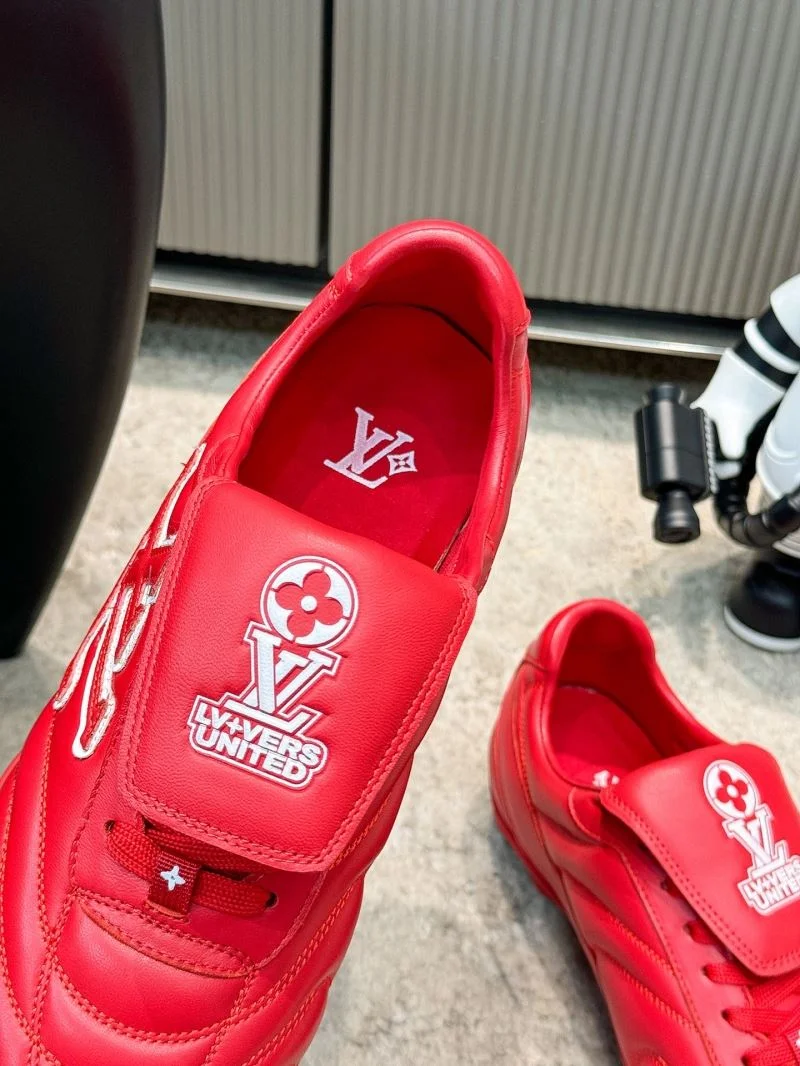 Top mirror Louis Vuitton Low Shoes
