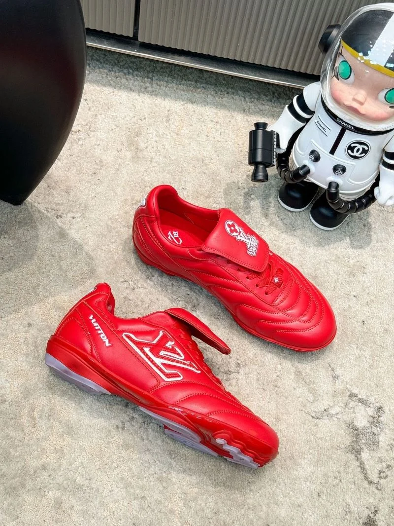Top mirror Louis Vuitton Low Shoes