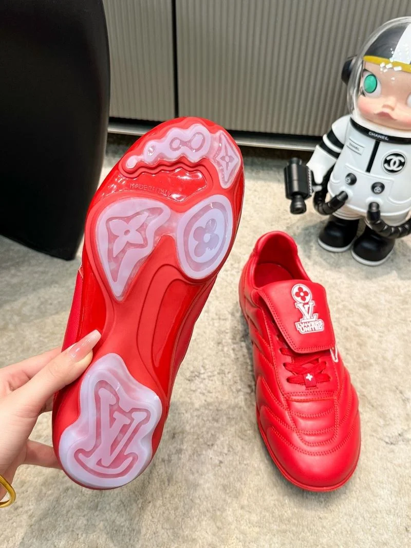 Top mirror Louis Vuitton Low Shoes