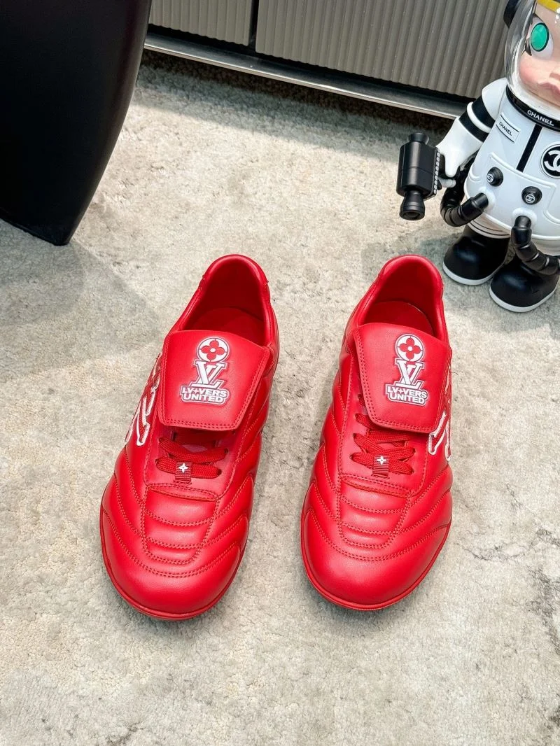 Top mirror Louis Vuitton Low Shoes