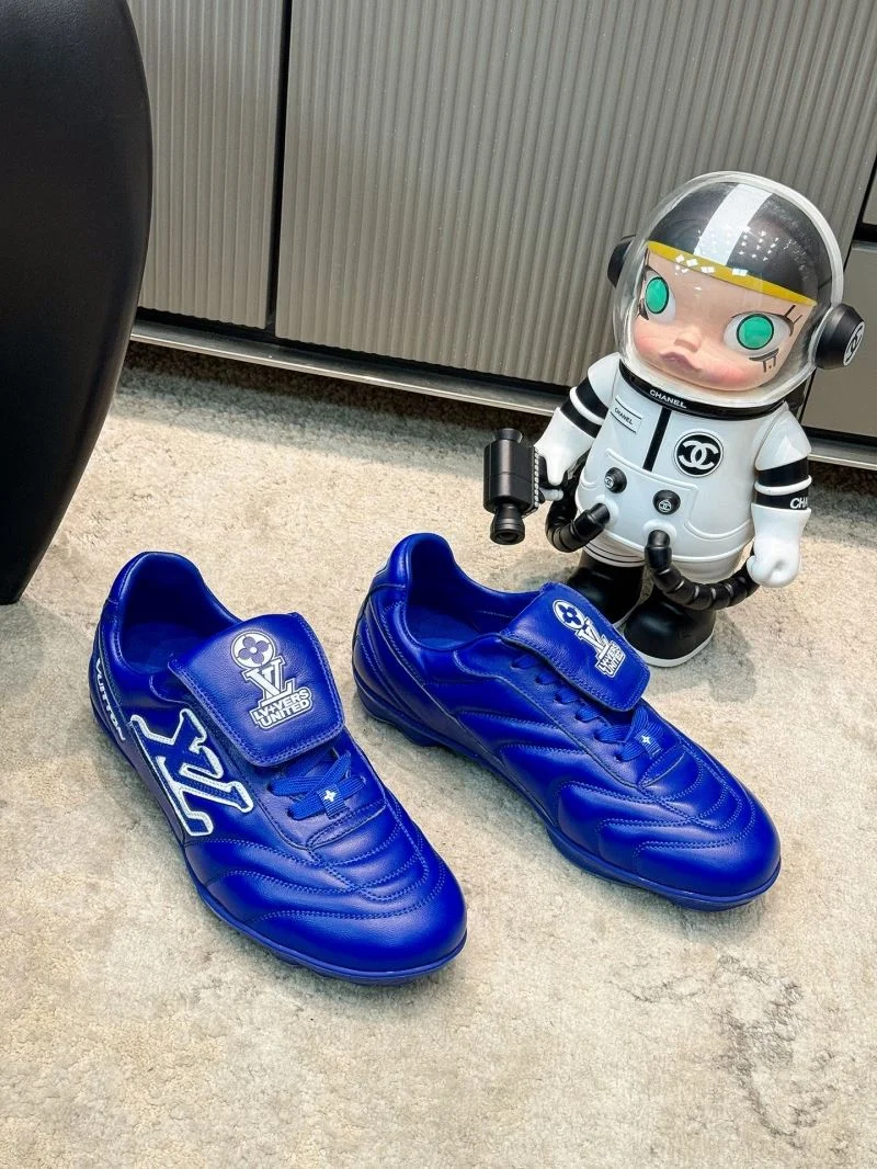 Top mirror Louis Vuitton Low Shoes