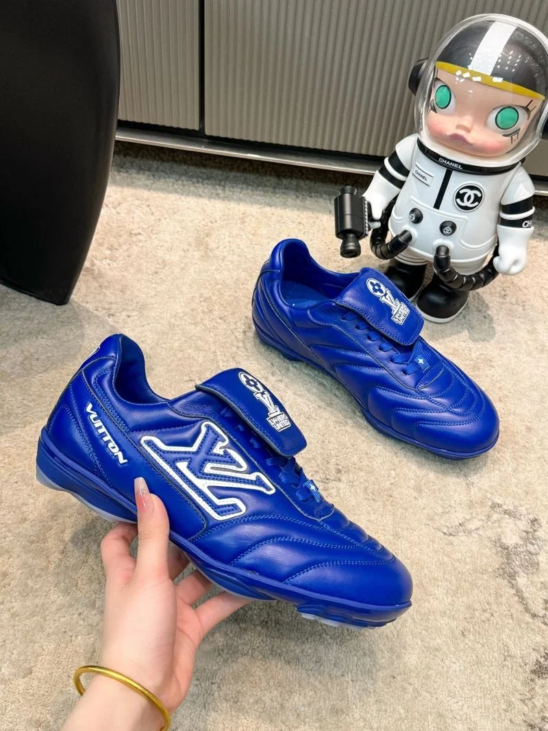 Top mirror Louis Vuitton Low Shoes