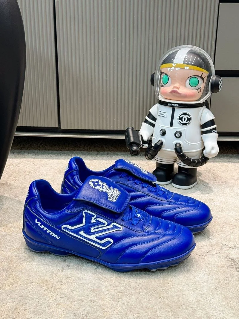 Top mirror Louis Vuitton Low Shoes