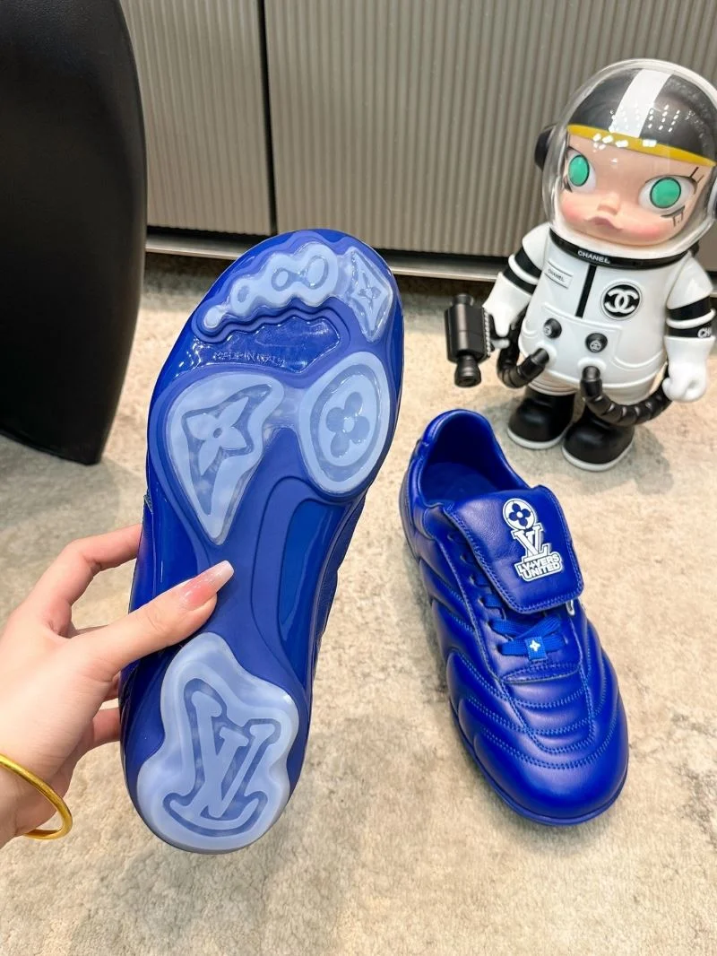 Top mirror Louis Vuitton Low Shoes
