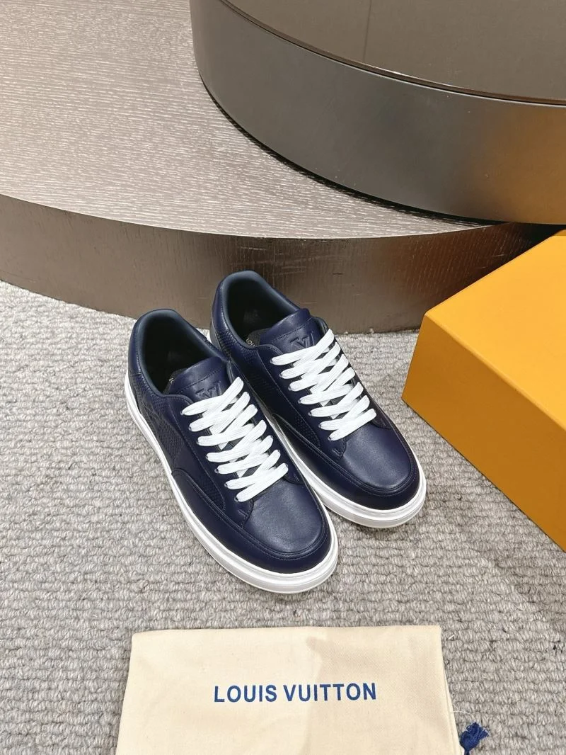 Accurate model Louis Vuitton Low Shoes