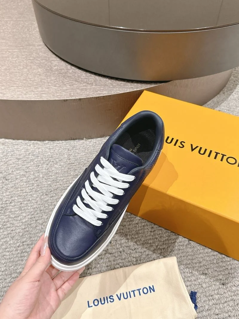Accurate model Louis Vuitton Low Shoes