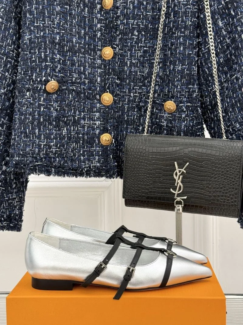 Louis Vuitton Low Shoes