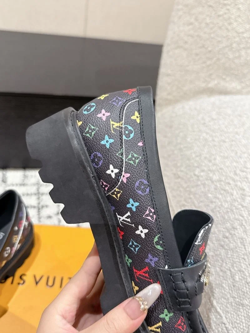 Louis Vuitton Low Shoes