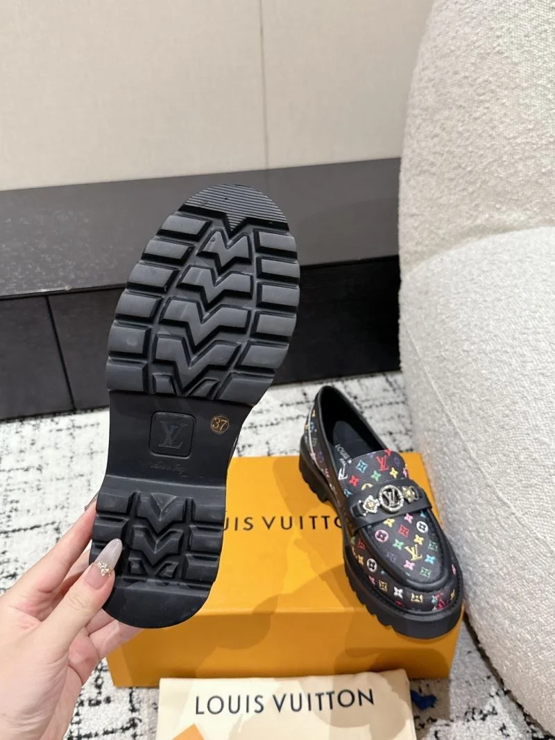 Louis Vuitton Low Shoes