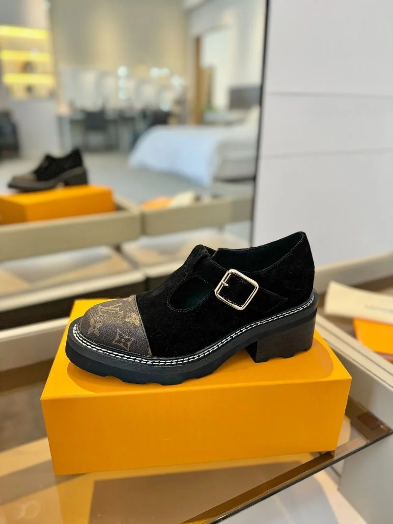 Louis Vuitton Low Shoes