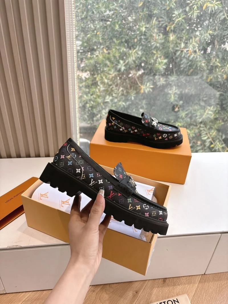 Brand-authenticated Louis Vuitton Low Shoes