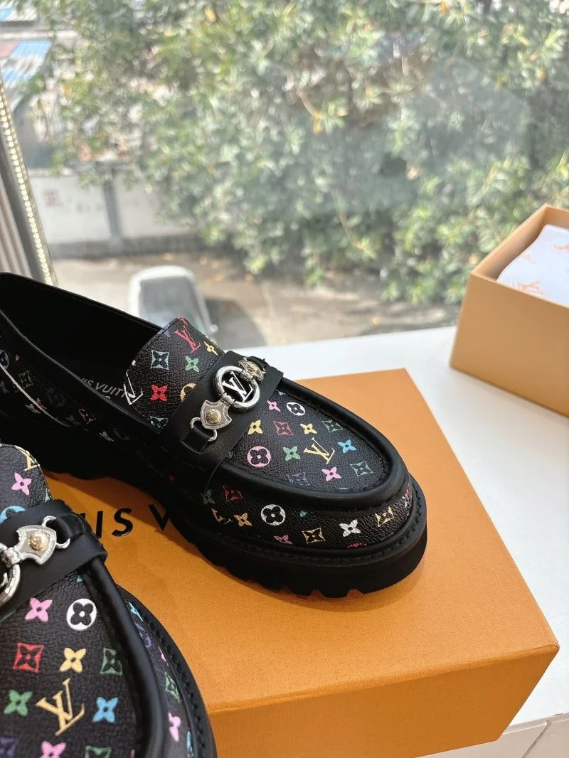 Brand-authenticated Louis Vuitton Low Shoes