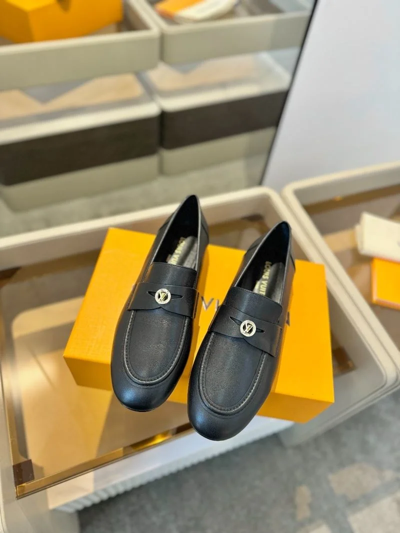 Brand-authenticated Louis Vuitton Low Shoes