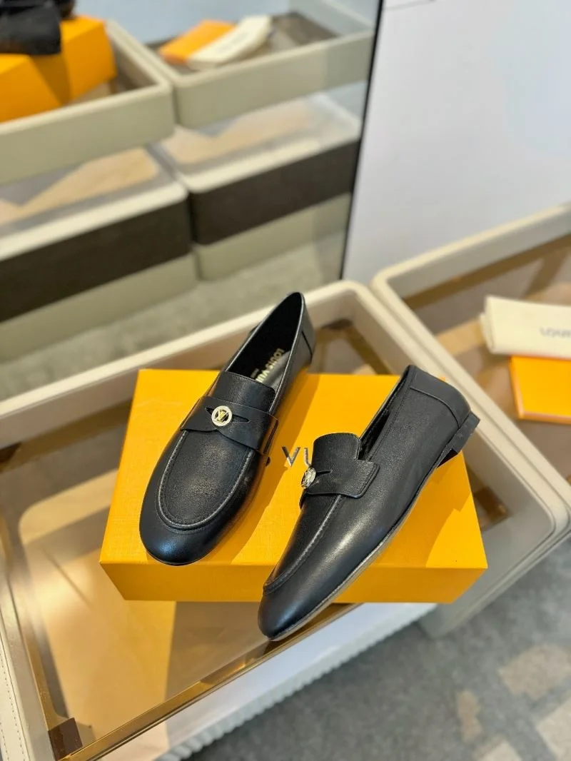 Brand-authenticated Louis Vuitton Low Shoes