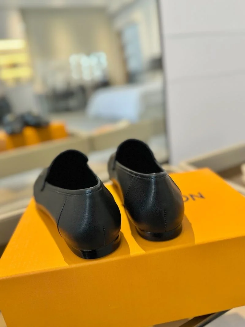 Brand-authenticated Louis Vuitton Low Shoes