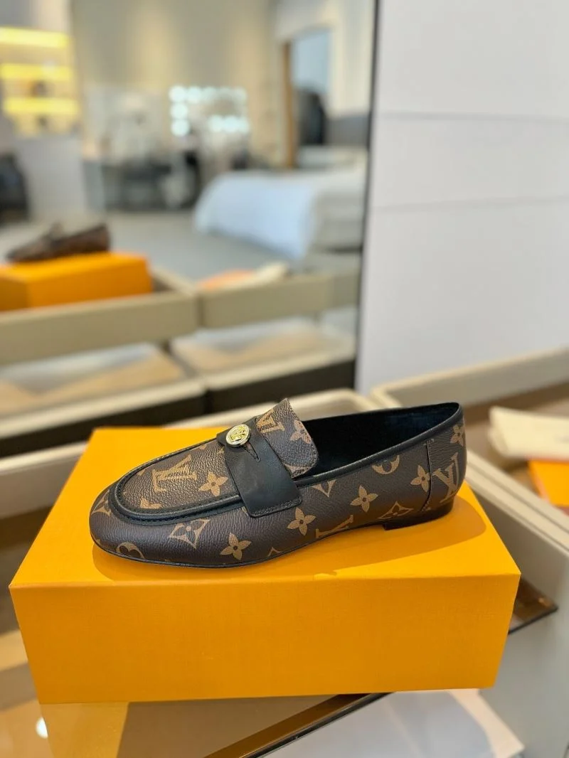 Louis Vuitton Low Shoes