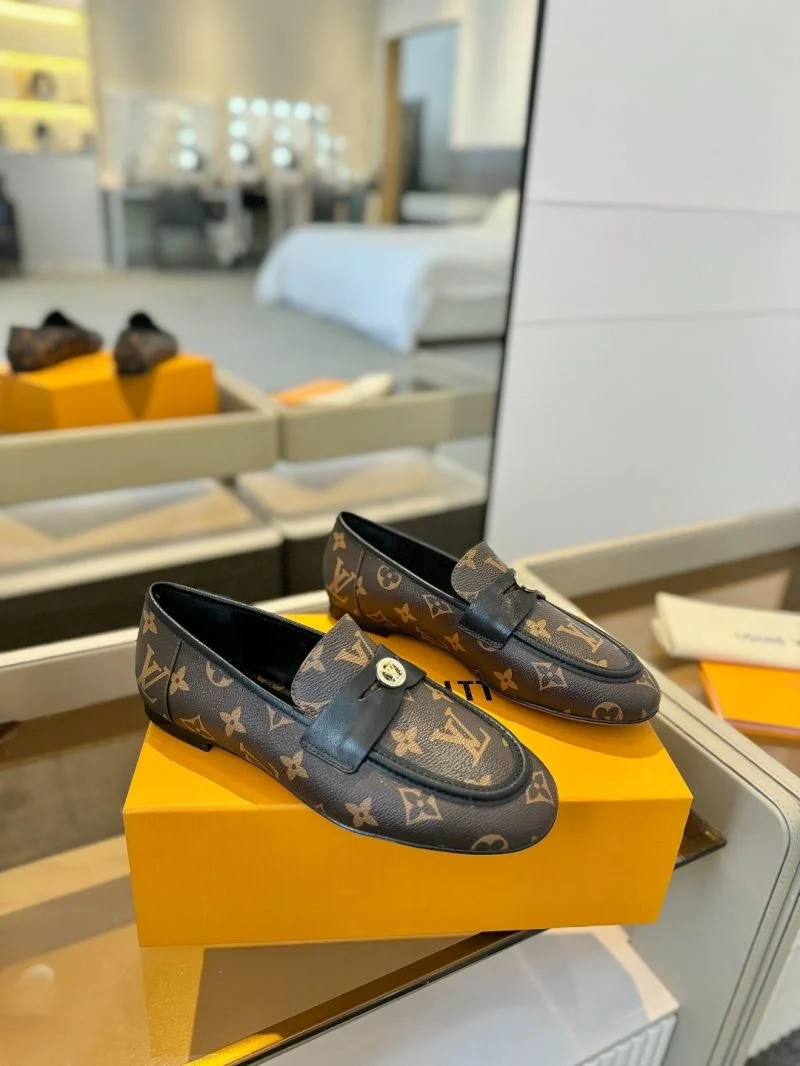 Bargain Louis Vuitton Low Shoes