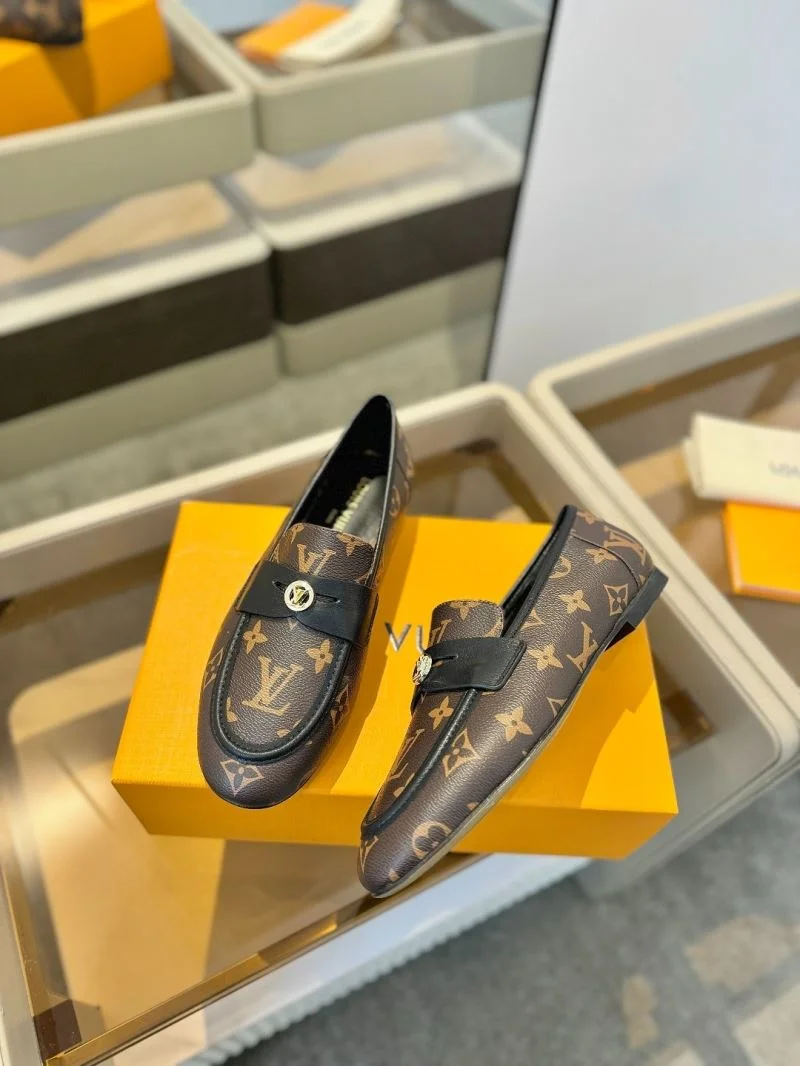 Bargain Louis Vuitton Low Shoes