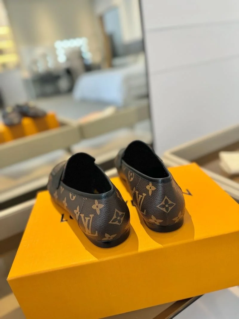 Bargain Louis Vuitton Low Shoes