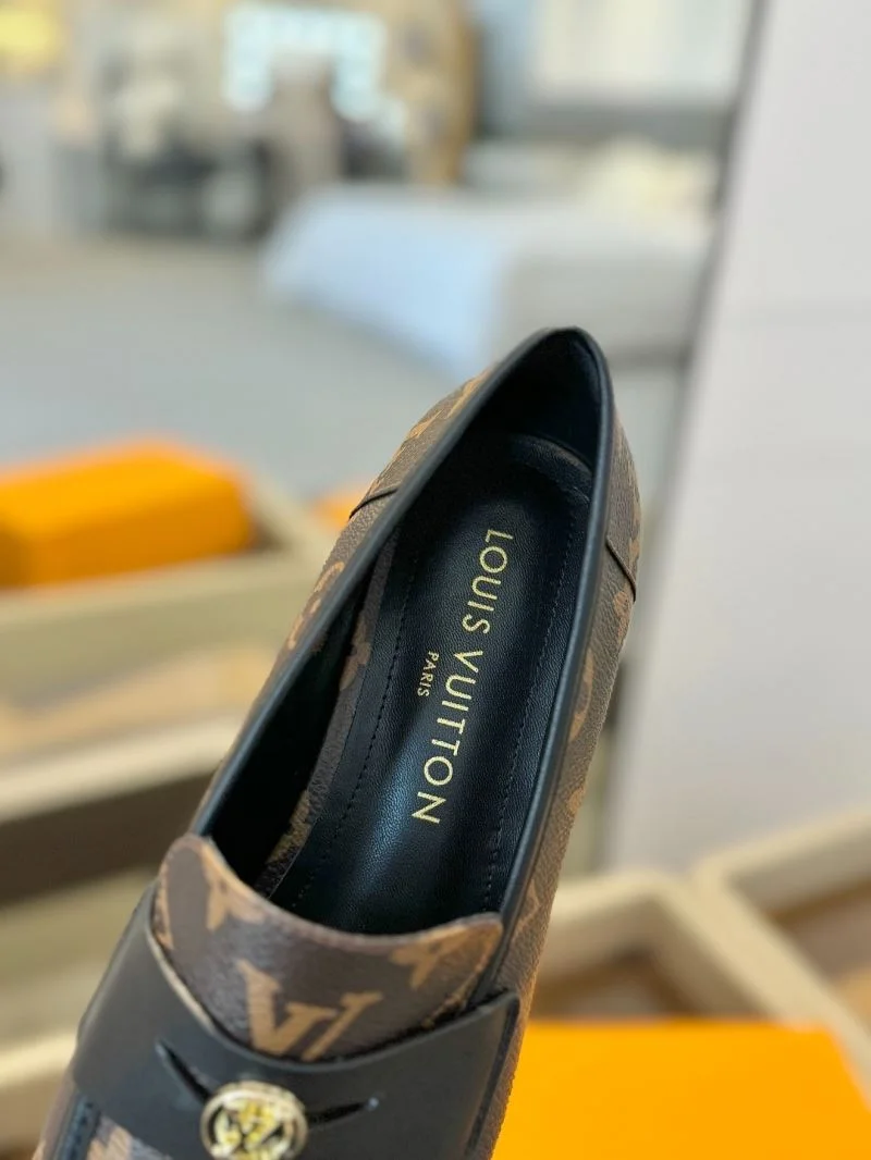 Bargain Louis Vuitton Low Shoes