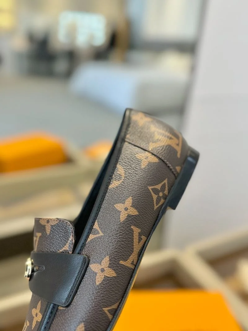 Bargain Louis Vuitton Low Shoes