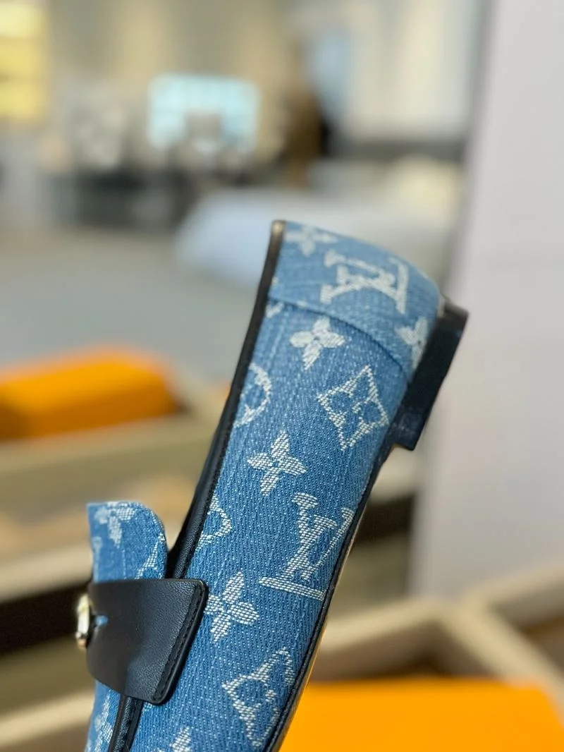 Inexpensive Louis Vuitton Low Shoes