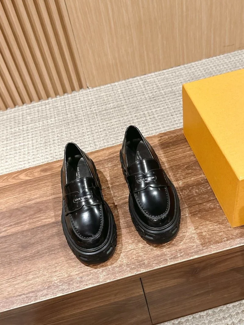 Louis Vuitton Low Shoes
