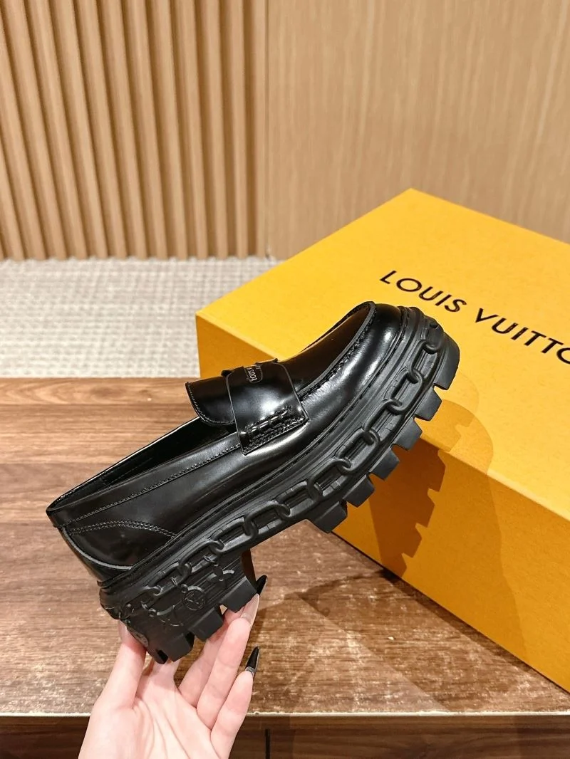 Low-cost Louis Vuitton Low Shoes