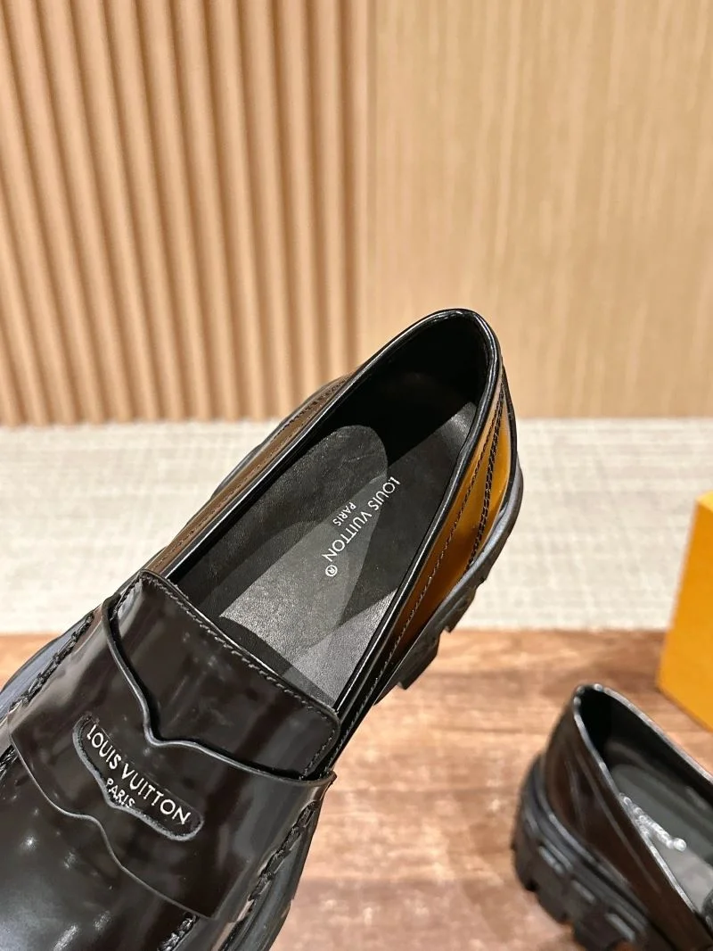 Low-cost Louis Vuitton Low Shoes