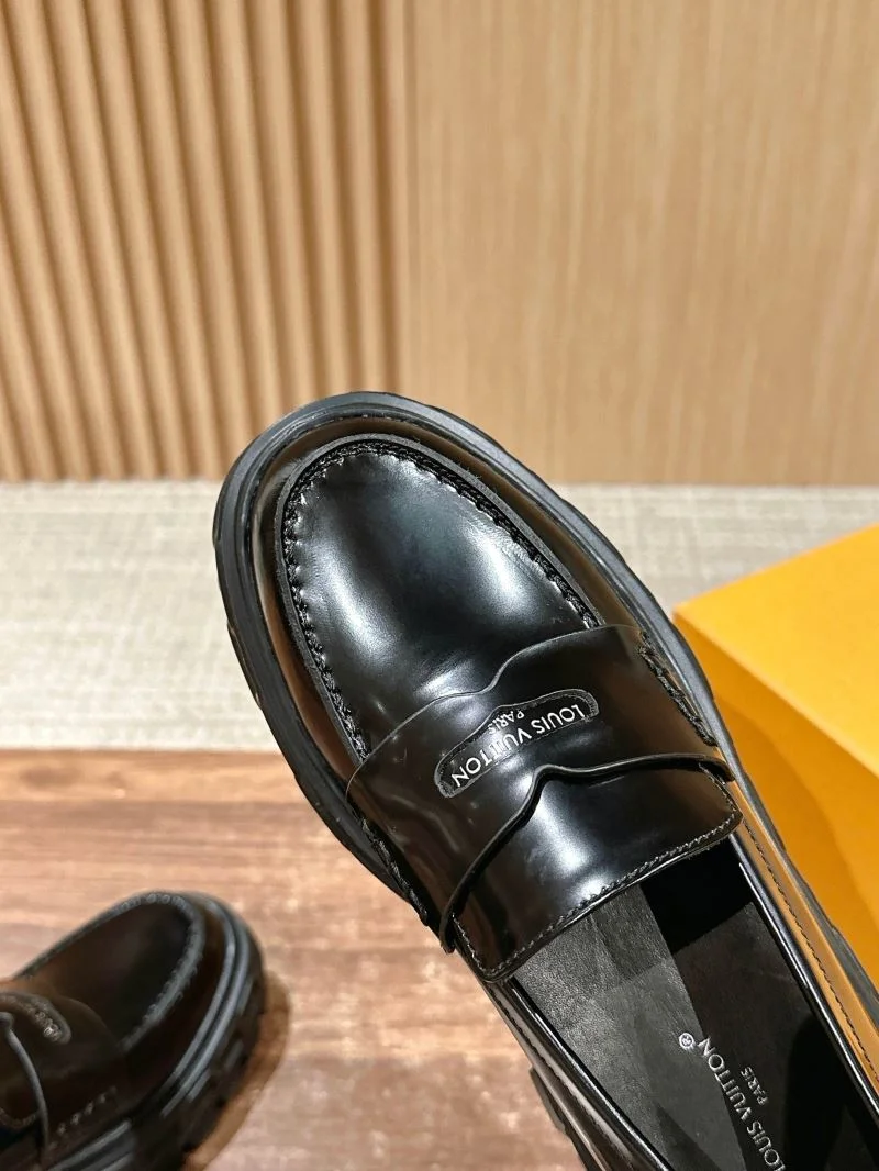 Low-cost Louis Vuitton Low Shoes