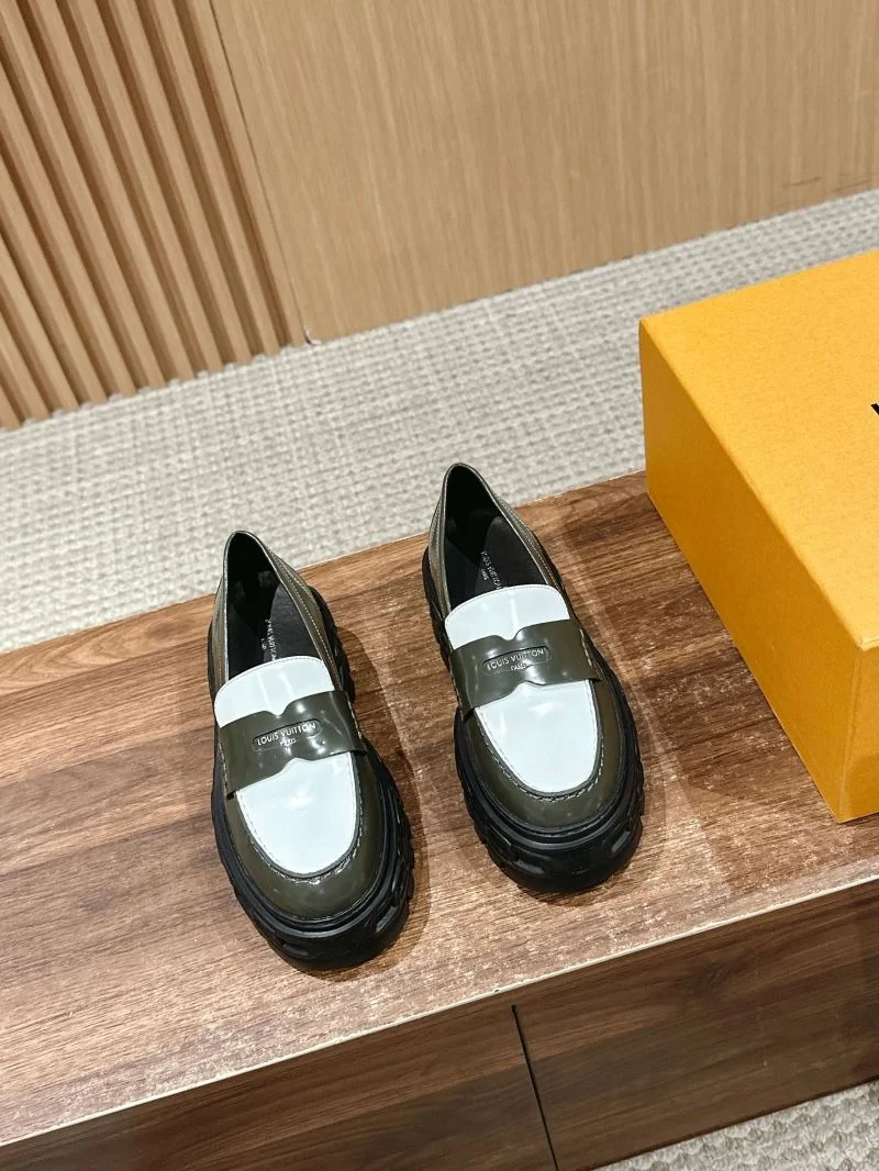 Louis Vuitton Low Shoes
