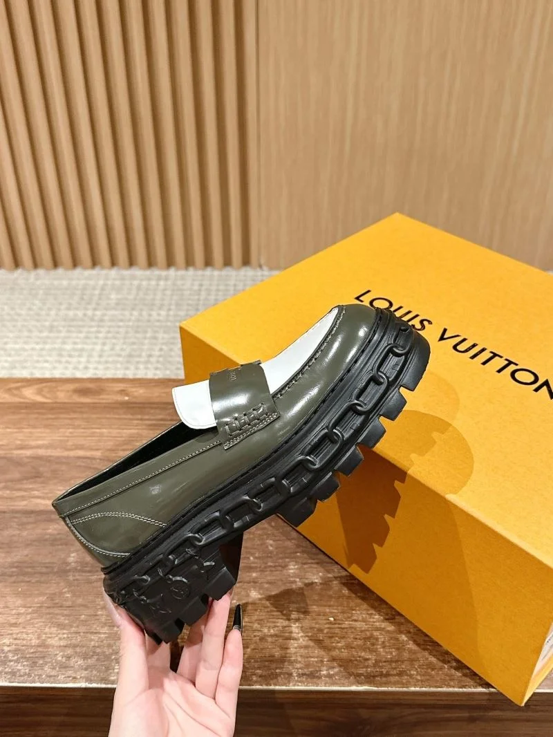 Precise copy Louis Vuitton Low Shoes