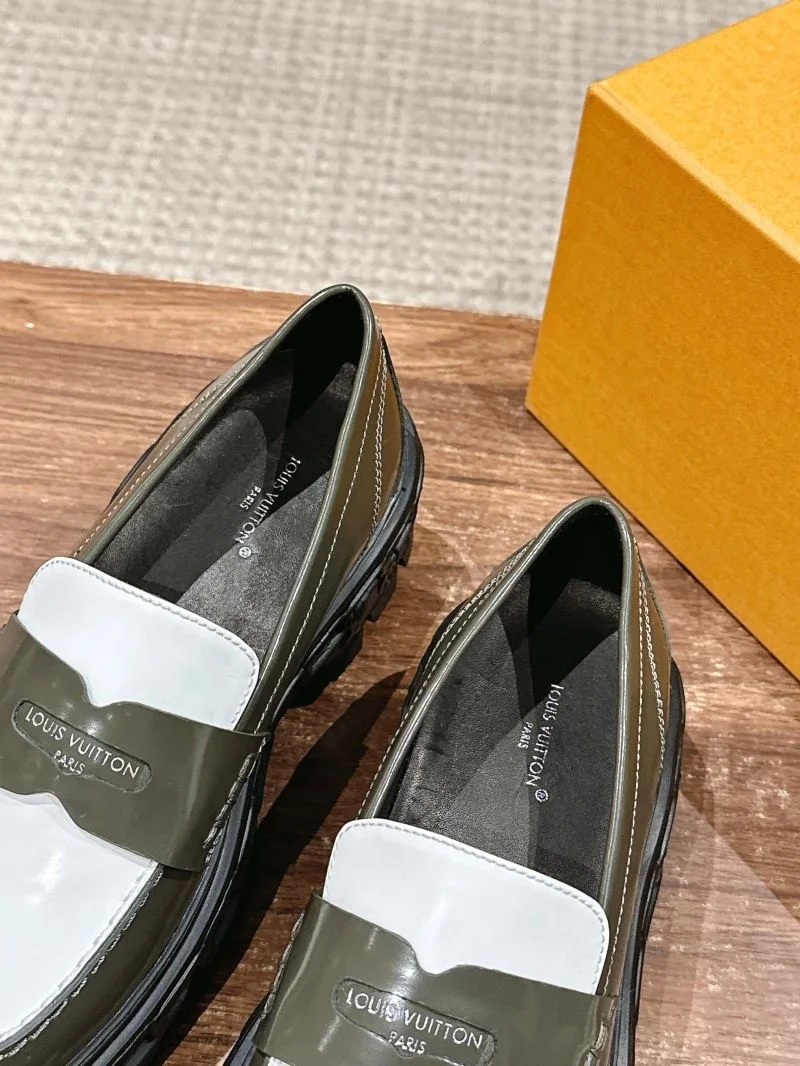 Precise copy Louis Vuitton Low Shoes