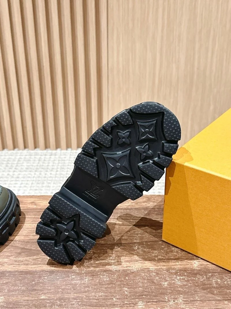 Precise copy Louis Vuitton Low Shoes