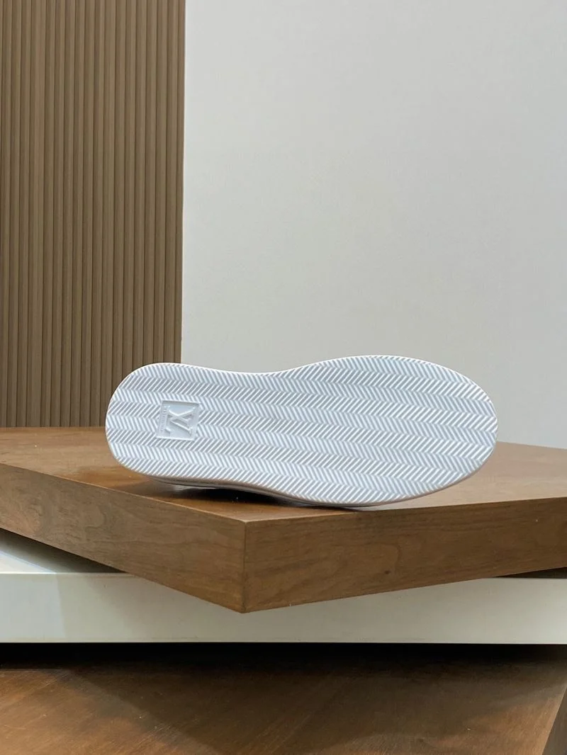 Exact replica Louis Vuitton Low Shoes