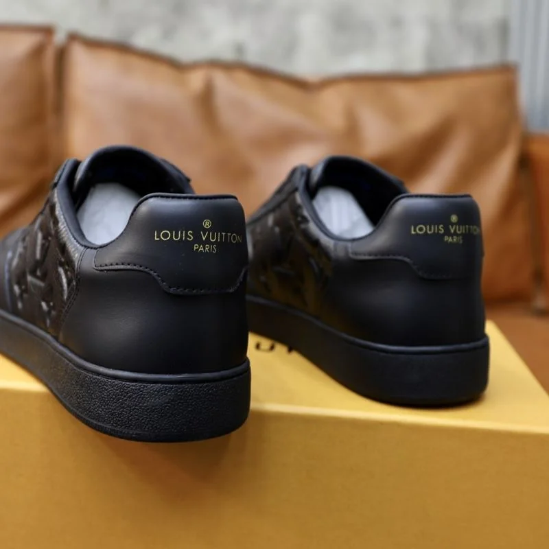 Perfect replica Louis Vuitton Low Shoes