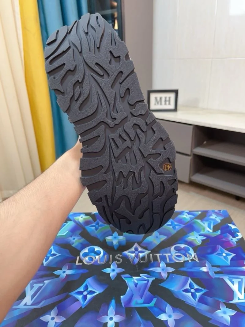 High fidelity Louis Vuitton Low Shoes