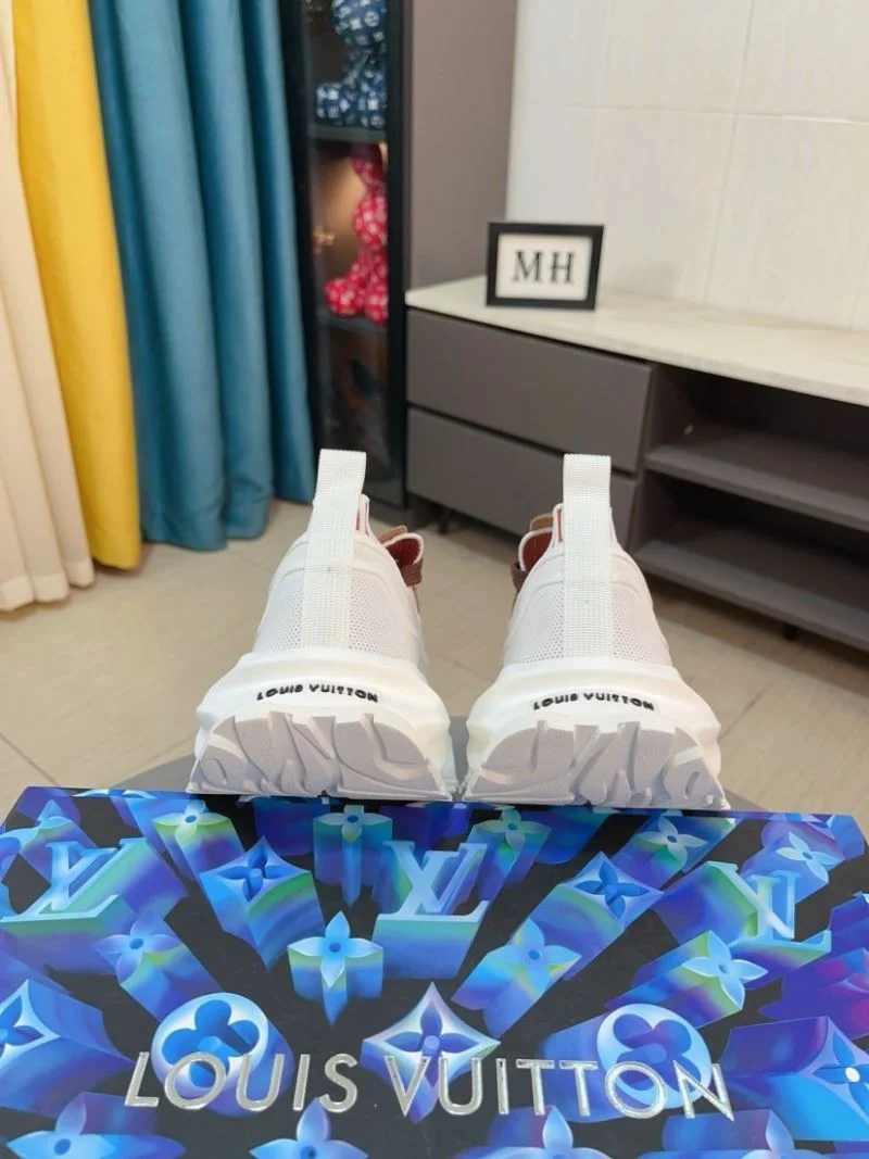 Exact replica Louis Vuitton Low Shoes