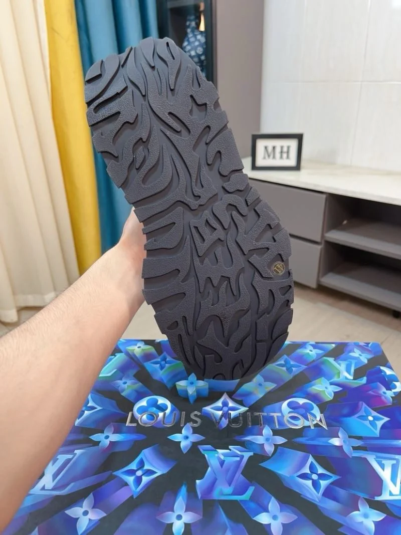 Brand-authenticated Louis Vuitton Low Shoes