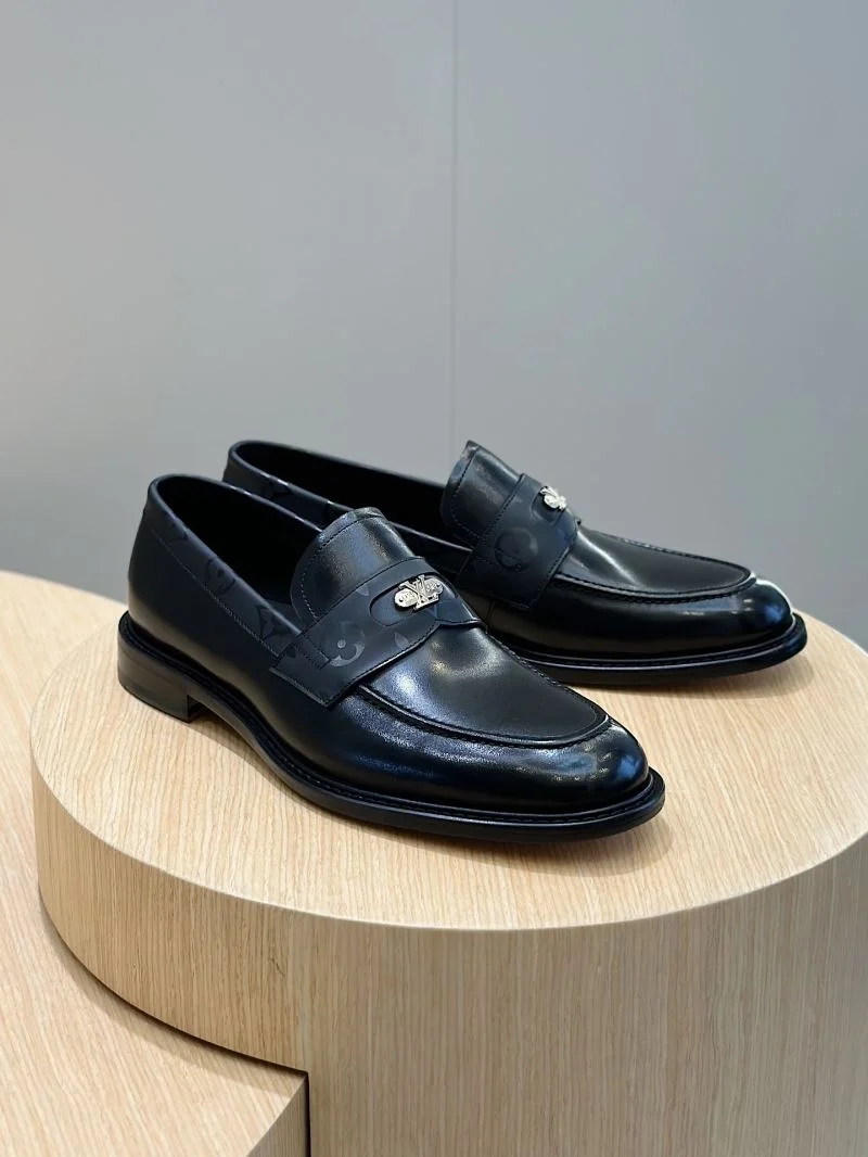 Precise copy Louis Vuitton Low Shoes