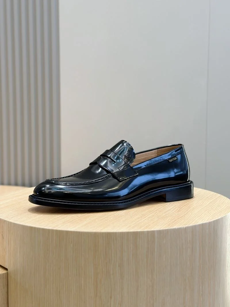Precise copy Louis Vuitton Low Shoes