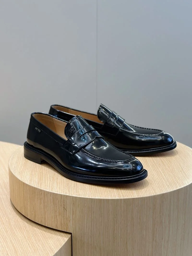 Precise copy Louis Vuitton Low Shoes