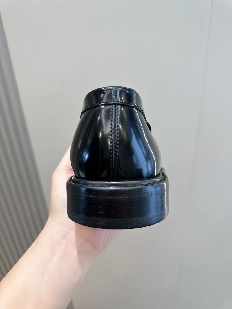 Precise copy Louis Vuitton Low Shoes