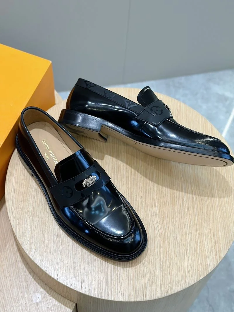 High fidelity Louis Vuitton Low Shoes