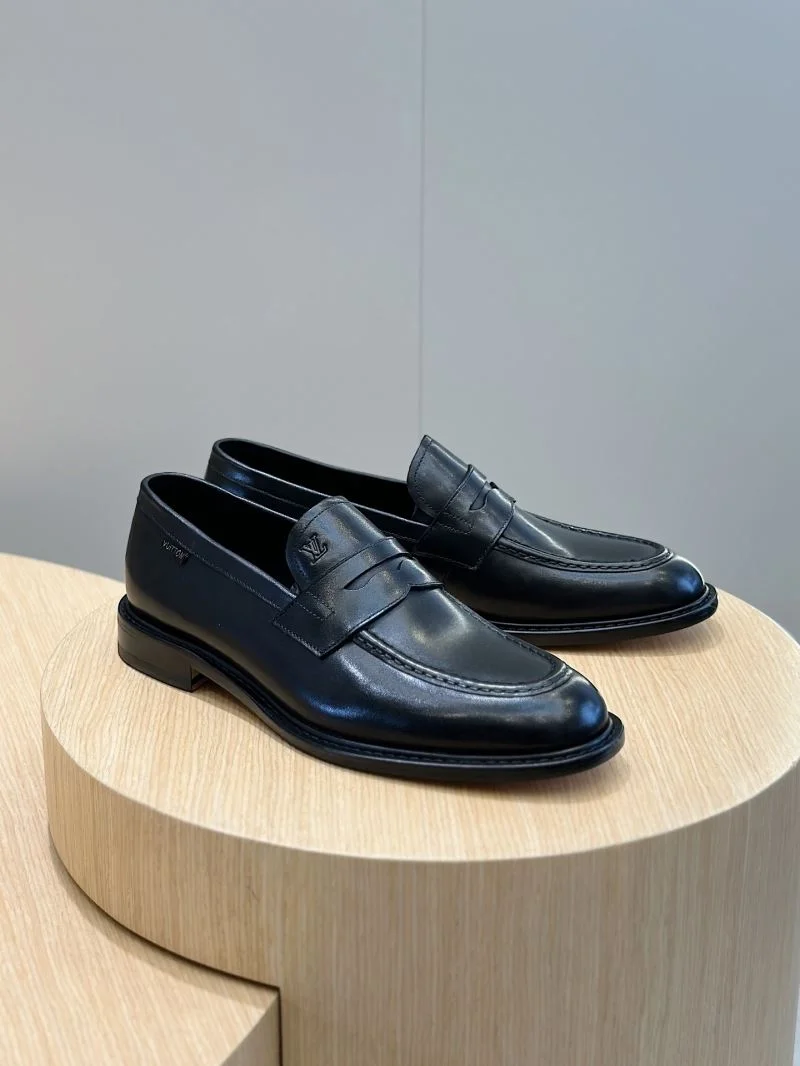 Top mirror Louis Vuitton Low Shoes
