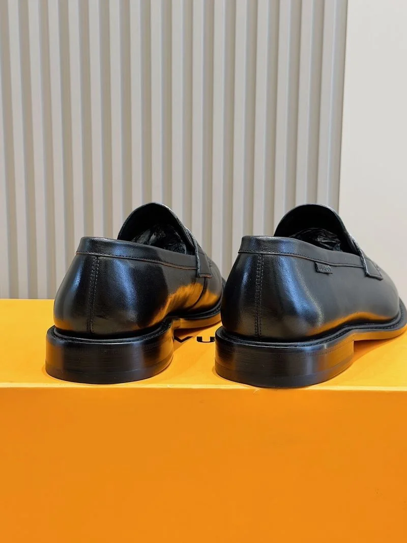 Top mirror Louis Vuitton Low Shoes