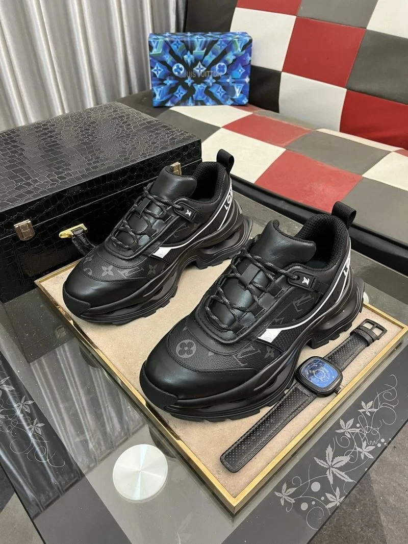 Top mirror Louis Vuitton Low Shoes
